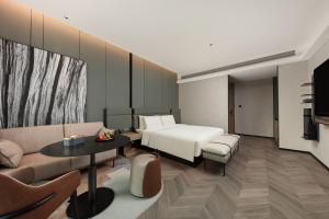 Atour S Hotel Zhengzhou High-Speed Rail East Station MixC, Zhengzhou ...