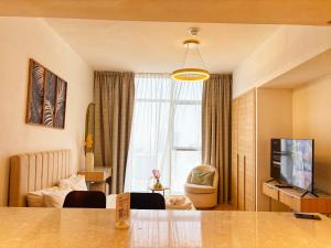 Cozy Studio in Regina Tower JVC, Dubai (updated prices 2026)