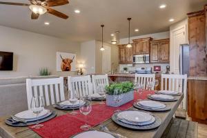 Family, Pet Friendly, Pool, EV Charger at Coral Canyon, Washington ...
