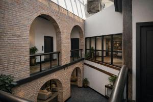 Brick and Bed - Riverfront Loft - Walk to Arch, Сент-Луис (актуальные ...