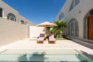 3BR Pool Villa Bingin w Ocean View Rooftop - Lumi, Badung (prezzi ...