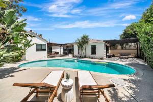 Gorgeous House W/ Pool, Fire Pit, & Pool Table!, Glendale (tarifs ...
