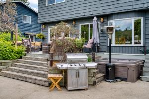 Riverside Relaxation Huge Private Yard Games, Calgary (tarifs ...