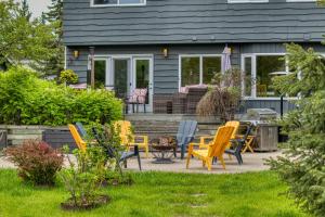 Riverside Relaxation Huge Private Yard Games, Calgary (tarifs ...