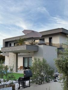 Luxury Seaview Villa Brodarica Sibenik with Pool Jacuzzi Fitness Room ...