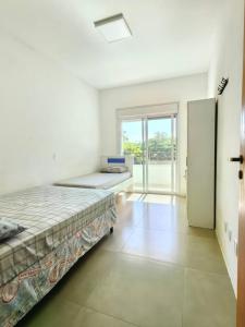 Casa Sunny A da Praia Daniela cerca de 60m à praia, Florianópolis ...