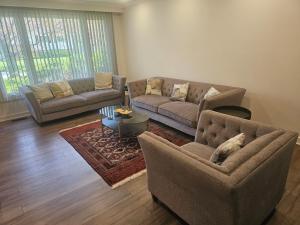 Luxury 3 bedrooms Home with huge backyard, Toronto (tarifs actualisés ...