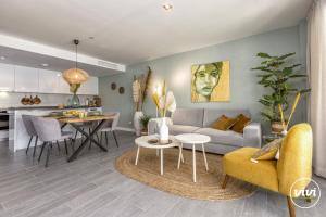 ViVi Homes - Casa Leo - Terrace - Pool - Gym，米哈斯科斯塔（2026最新房价）