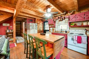 Unique Mammoth Cave Cabin w/ Teepee & Hot Tub!, Mammoth Cave ...