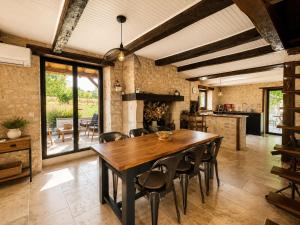 Authentique maison en pierre blanche du Quercy, Castelnau-Montratier ...