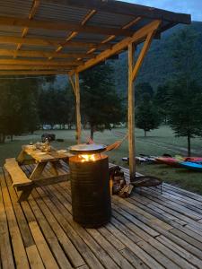 House for 4, River, Nature, Jacuzzi and Starlink, Pukon (ažurirane cene ...