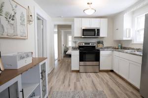 Game Room + Pool Table Near Lake & Airport & DT, Milwaukee (updated ...