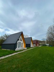 Căsuțele H - Cabana 2 A-Frame cu Ciubăr Cheile Doftanei, Lunca Mare ...