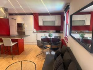 Bright 2 Bed Flat, London Eye, Waterloo, Zone 1, London (ažurirane cene ...