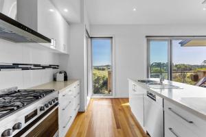 Golf Course Retreat - 5 Min to Hot Springs & Beach, Fingal (preços ...