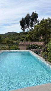 Maison 120m2, 3CH, piscine, terrain arboré, vue mer, La Londe-les ...