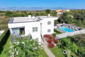 Family friendly house with a swimming pool Zaton, Zadar - 25465, Zaton ...
