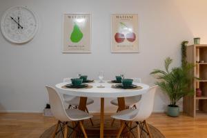 Modern City-Centre Apartment on Kent with Pool, Gym & Free Parking ...