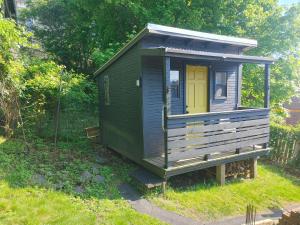 Cozy Tree House, Saint John (updated prices 2026)