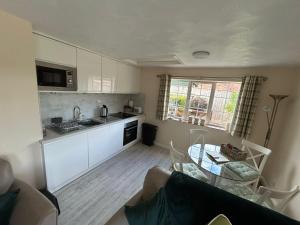 Cherry Cottage Private Fishing Lake Dogs Welcome, Burgh le Marsh ...