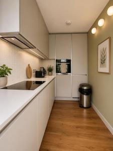 Luxury Brompton Square Apartment Opposite Harrods, London (updated ...