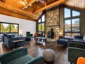 7BR Monroe Retreat, Pool, Hot Tub & Great Room, Monroe (tarifs ...