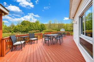 7BR Monroe Retreat, Pool, Hot Tub & Great Room, Monroe (precios ...
