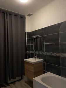 Spacieux appartement T3 de 100 m2 design en plein centre-ville ...