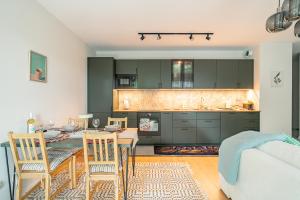 克拉科夫的Krakow Modern Apartment - 50m2, Parking & Balcony - by Rentujemy ...