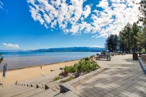Your next big mountain escape awaits at this Lakeland Village deluxe ...