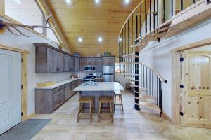 Kabino: River Run Cabin on Henry's Fork, Fire Pit, perfect fishing trip ...