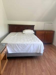 six bedroom house, Victoria (updated prices 2026)