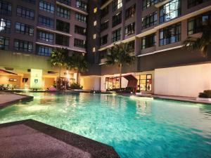 Cozy Warm Suite at Conezion IOI City Mall Putrajaya, Путраджая ...