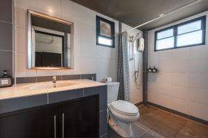 Natural Breeze House 31, Bangtao Beach, Ban Thalat Choeng Thale ...