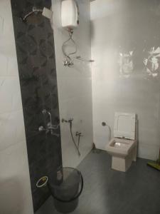 Sunny 2 Bedroom Villa with a Big Garden and Pool, Thane (preços ...