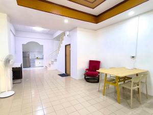 Ivory Home 500m the Pink Line MRT,Near Airport, Min Buri (מחירים ...