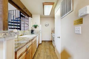 Beautiful Condo with private beach access shared pools & hot tubs ...
