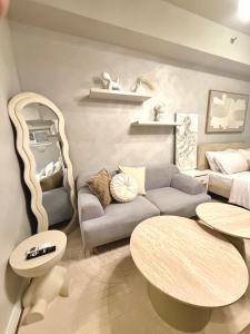 Cloud Atelier - Modern Retreat Plus Coworking Space, מנילה (מחירים ...