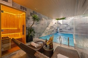 N to M PAMOMA VILLA-Pool-Elevator-Near MyKhe beach, Da Nang (precios ...