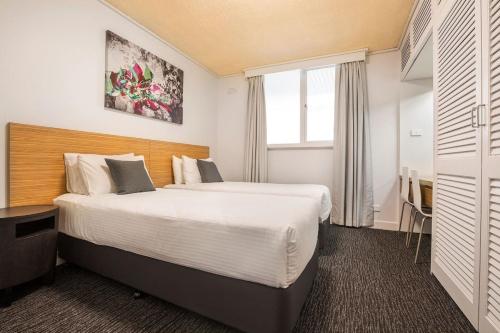 Nightcap at Waltzing Matilda Hotel, Springvale (updated prices 2025)