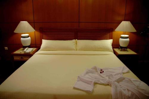 Royal Senyiur Hotel, Prigen (updated prices 2024)