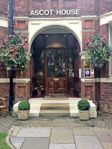 Ascot House, York (updated prices 2025)