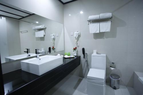 Crystal Palace Hotel, Manama (updated prices 2024)