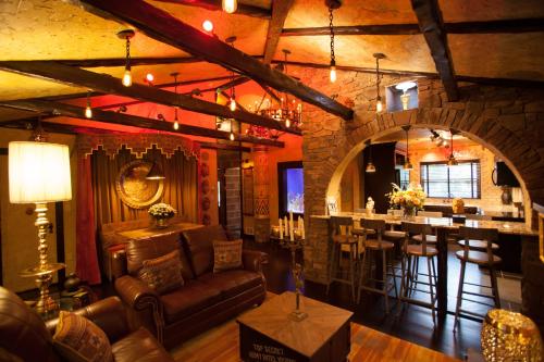 The Roxbury, Roxbury – Updated 2023 Prices