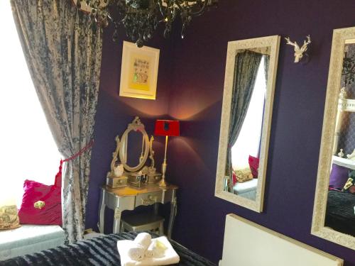 The Bonnie Bide Awa', Edinburgh (updated prices 2025)