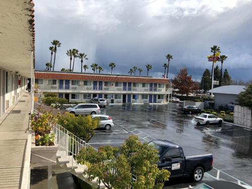 Gilroy Inn, Gilroy – Updated 2022 Prices