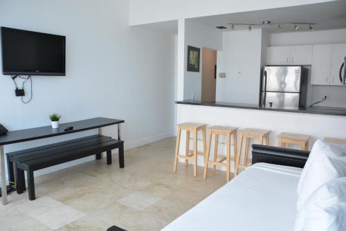 New Point Miami Beach Apartments, Miami Beach (updated prices 2025)