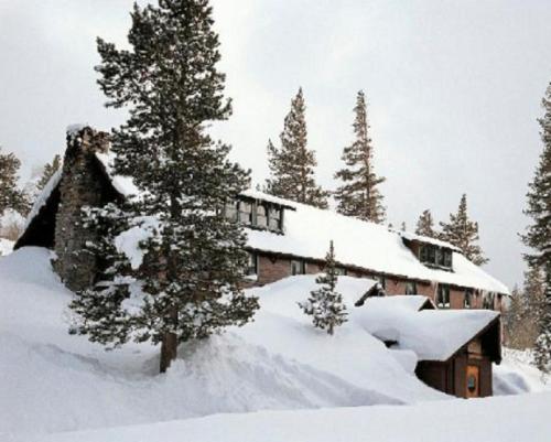 Tamarack Lodge, Mammoth Lakes (updated prices 2025)