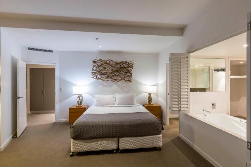 Artique Surfers Paradise - Official, Gold Coast (updated prices 2025)