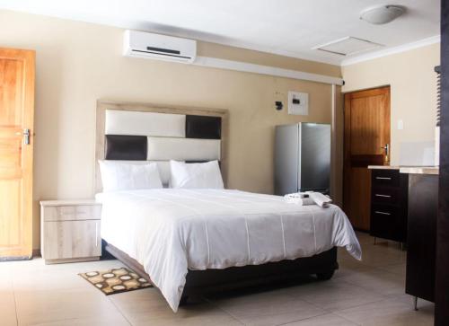 Mbopha Guest House, Ulundi (updated prices 2024)